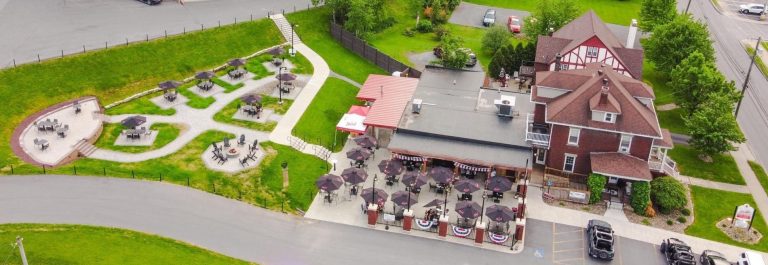 Visitor Center & Tap Room - Straub Brewery