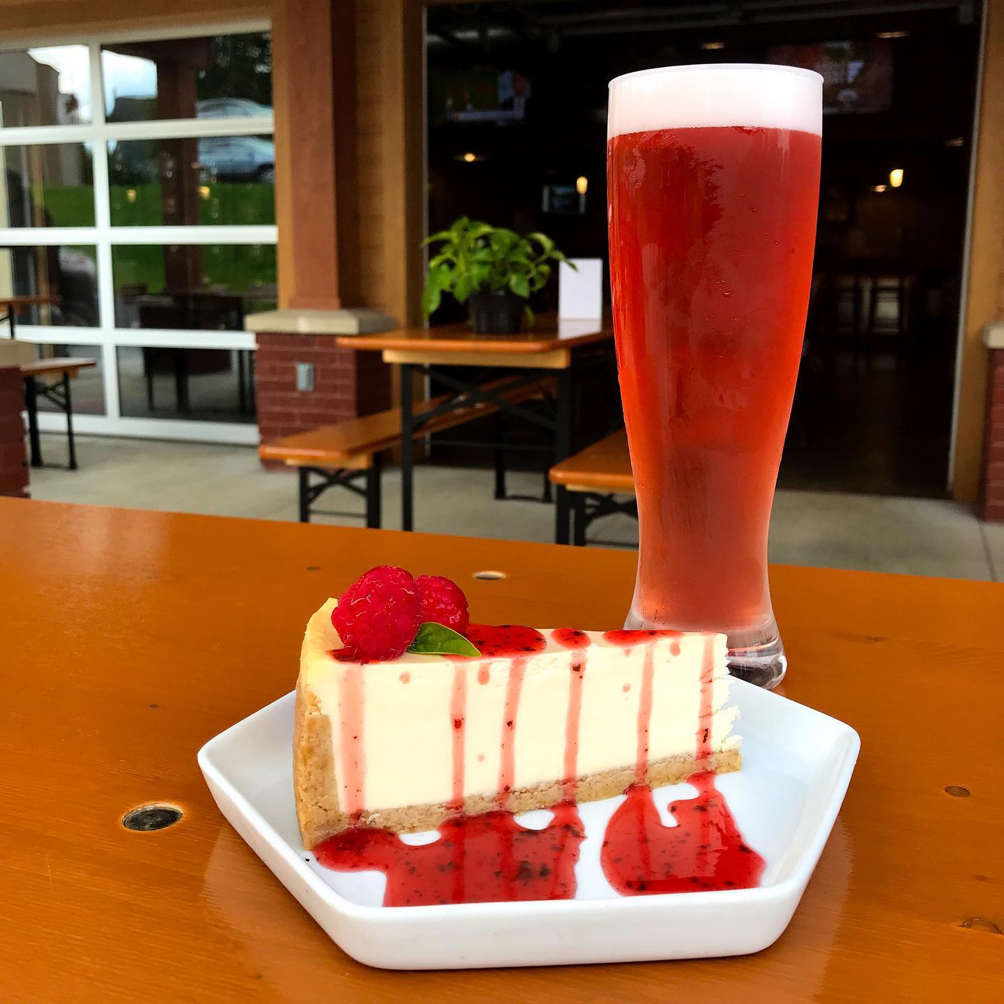 Visitor Center & Tap Room - Straub Brewery